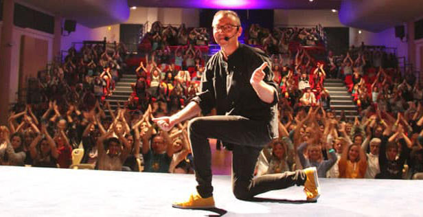 Hypnotiseur de spectacle pour soirée hypnose